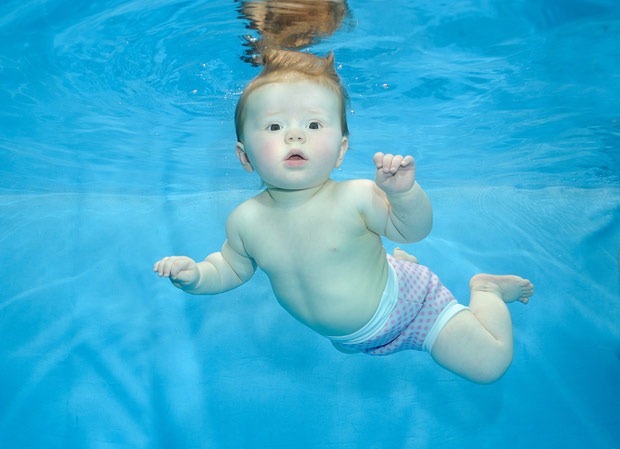 Underwater Photographs of Swimming Babies | Amusing Planet
